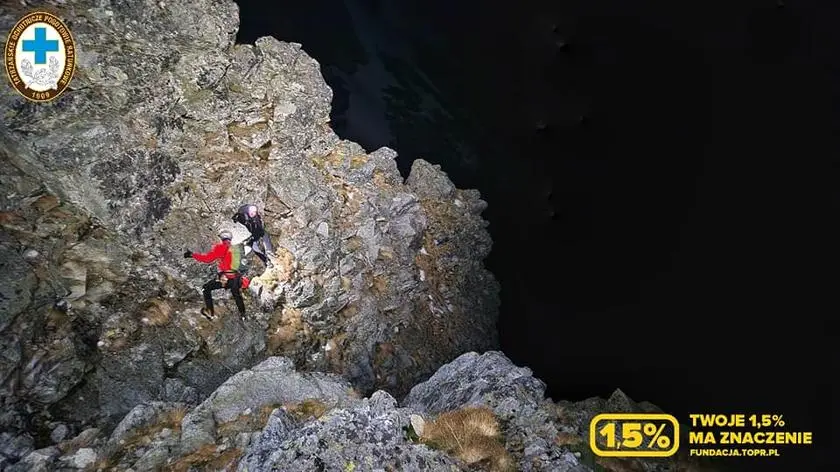 Tatry. Turysta utknął w Żlebie Kulczyńskiego. Akcja ratowników TOPR - TVN24