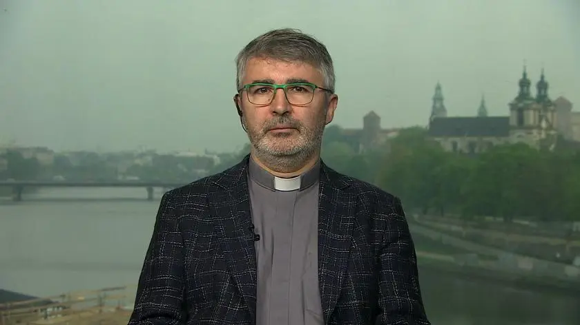 Zmarł papież Franciszek. Ks. Jacek Prusak wspominał papieża | TVN24