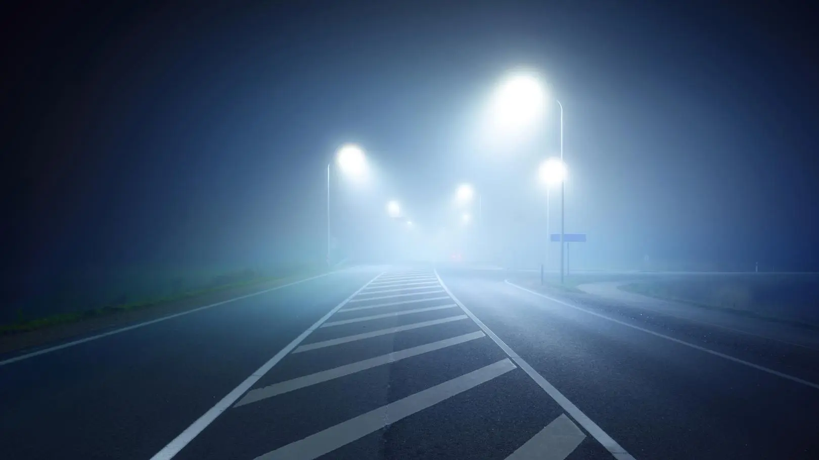 Ostrzeżenia IMGW. Alarmy przed mgłą. Ograniczona widzialność | TVN Meteo