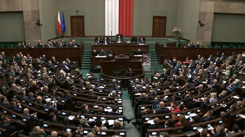 Ustawa łańcuchowa. Sejm zdecydował w sprawie weta Karola Nawrockiego ...