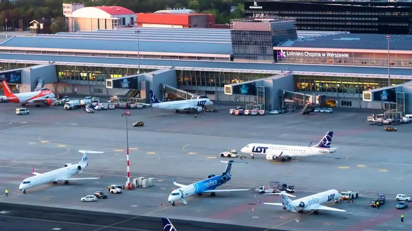 Ewakuacja na lotnisku Chopina. Rzeczniczka o przyczynach - TVN24