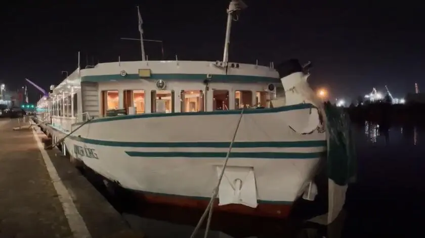 Szczecin. Kolizja statków na Zalewie Szczecińskim. Są ranni - TVN24