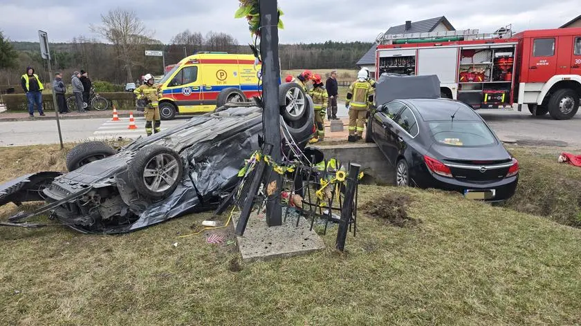 Wypadek pod Kielcami. Cztery osoby ranne, w tym dziecko - TVN24
