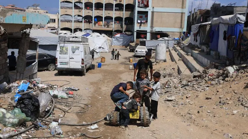 Izrael zaatakował Iran, "żebyśmy zapomnieli o Gazie" - TVN24