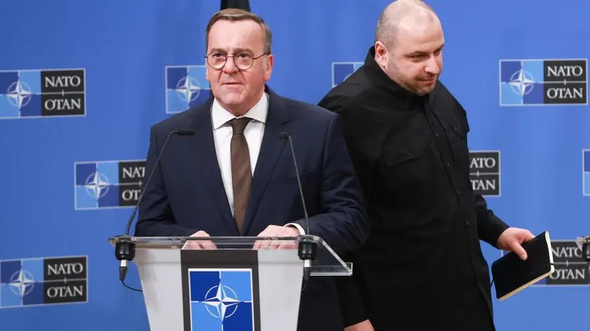 Minister obrony Niemiec: pokój w Ukrainie poza zasięgiem - TVN24