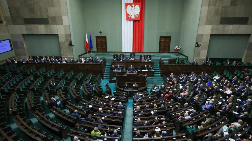 Tusk o wyborczych nieprawidłowościach, na sali śmiech. Tusk o wyborczych nieprawidłowościach, na sali śmiech.