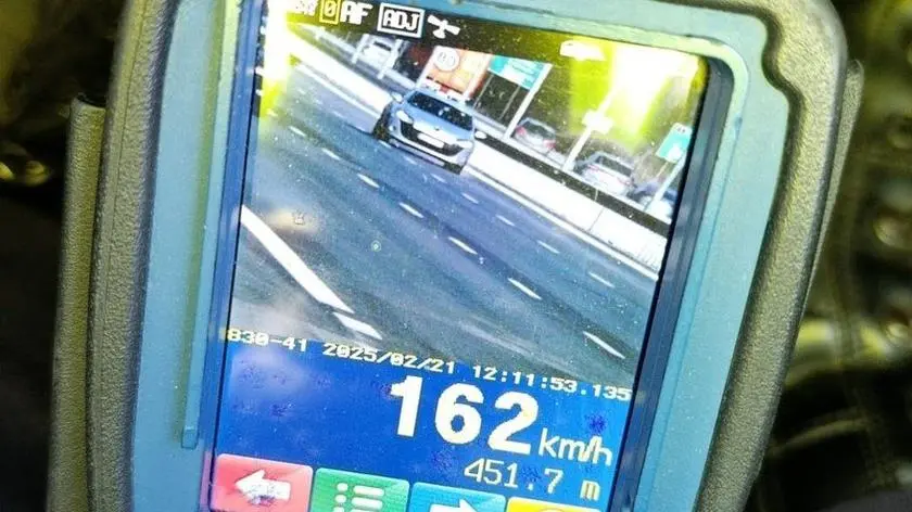 Na znaku 80, na liczniku 162. Kierowca stracił prawo jazdy - TVN24