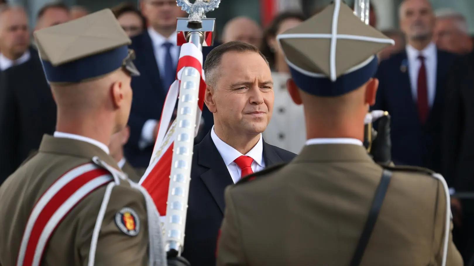 Karol Nawrocki przyznał awanse generalskie. Ogłoszono datę - TVN24