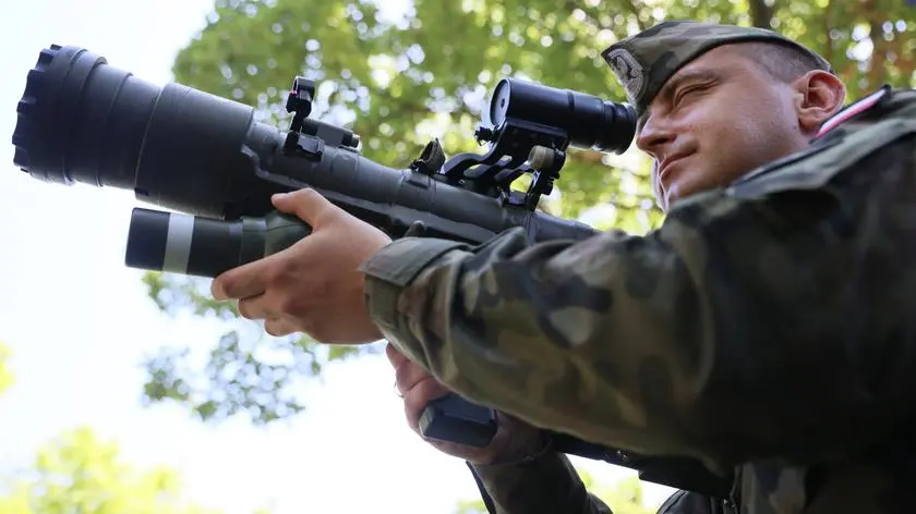 Nowość w szwedzkiej armii. Kupili polskie zestawy rakietowe - TVN24