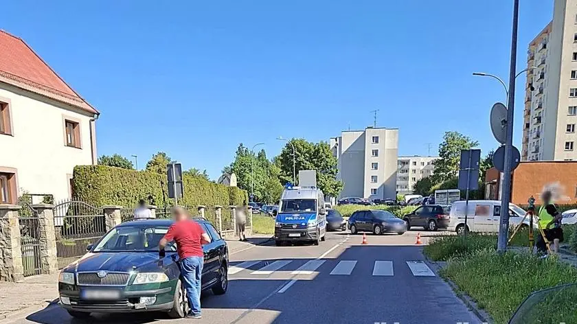 Elbląg. Potrącenie na przejściu dla pieszych, kobieta w ciężkim stanie - TVN24