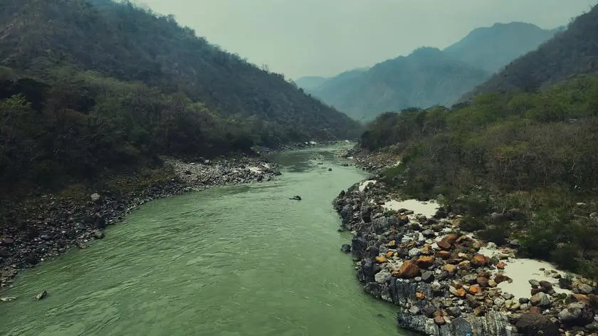 Indie, Ganges. Święta rzeka w kryzysie. Wysycha w zastraszającym tempie ...