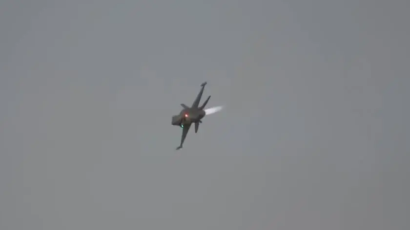 Radom Air Show. Kilkadziesiąt sekund akrobacji i kula ognia. Nowe nagranie katastrofy F-16 - TVN24