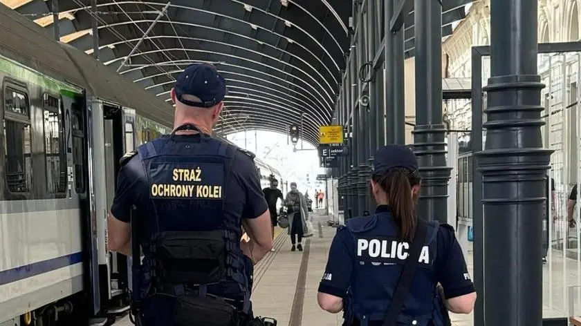 Białystok. Uciekła z SOR. "Z widocznymi obrażeniami" siedziała na dworcu - TVN24