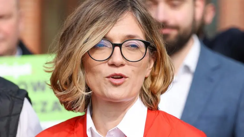 Wybory prezydenckie 2025 - kandydaci. Kim jest Magdalena Biejat - TVN24