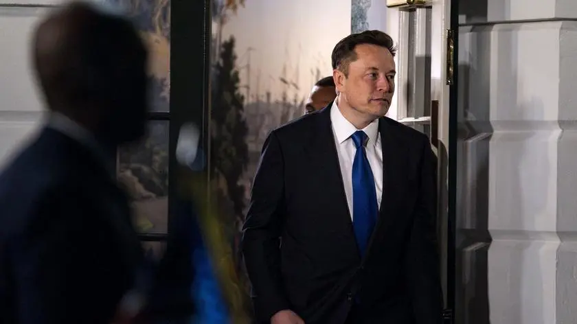 Elon Musk odgrywa się Brukseli. Konto KE zablokowane | TVN24 Biznes