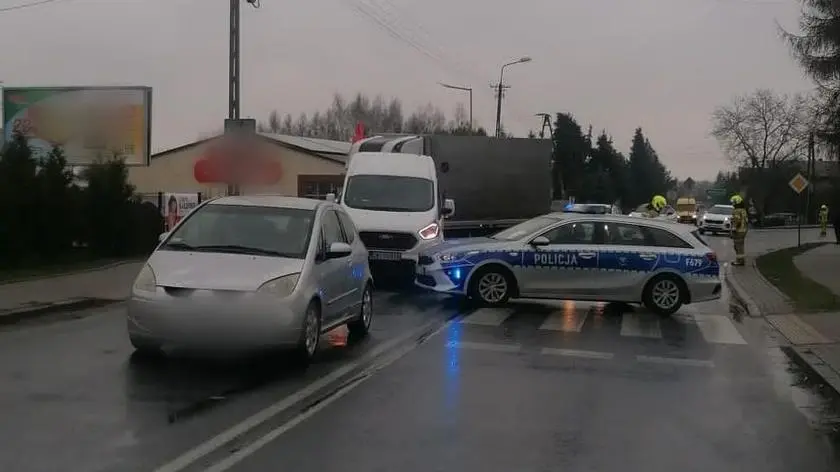 Czarnożyły. Wieluń. 15-latka potrącona na przejściu dla pieszych - TVN24