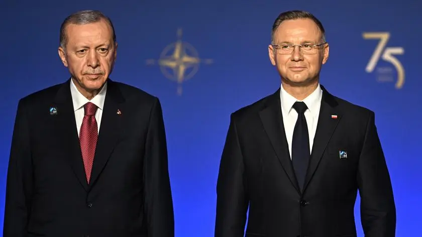 Donald Tusk o postawie prezydenta Andrzeja Dudy: wstyd - TVN24