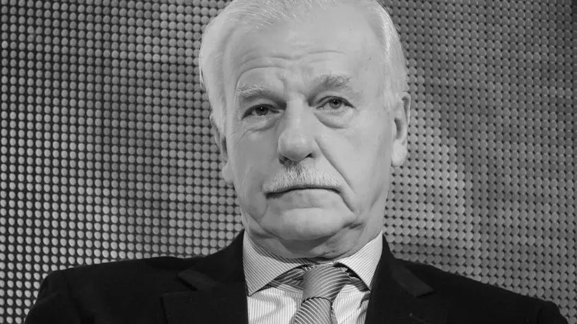 Andrzej Olechowski nie żyje. Premier Donald Tusk wspomina zmarłego - TVN24