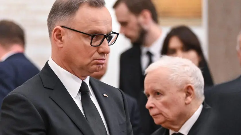 Jarosław Kaczyński wspomina decyzję Andrzeja Dudy. "To był potężny cios" - TVN24