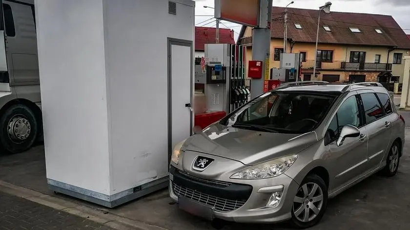 Siemiatycze. Pijany przyjechał na stację paliw. Prawo jazdy stracił dwa miesiące wcześniej, za ...