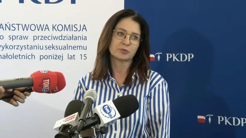 Komisja ds. pedofilii. Przewodnicząca zawnioskowała o odwołanie dwóch członków - TVN24