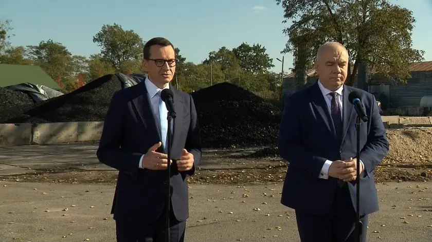 Otwock. Konferencja Morawieckiego i Sasina w sprawie dystrybucji węgla przez samorządy | TVN ...