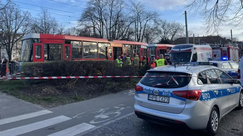 Wrocław. Nastolatka zginęła na torach, motorniczy z zarzutami - TVN24