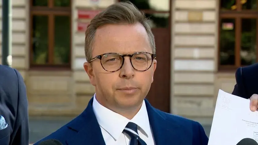 Afera wizowa. Zawiadomienie do prokuratury w sprawie szefa MSZ Zbigniewa Raua. Konferencja ...