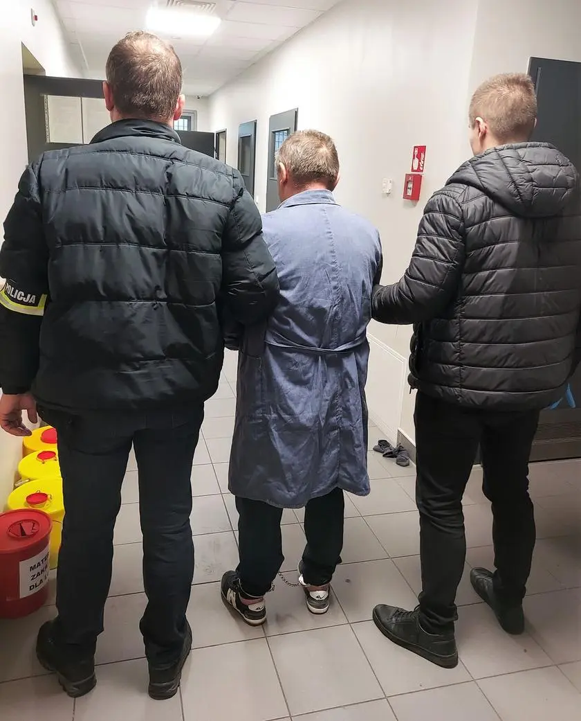 Gmina Zadzim, woj. łódzkie. 53-latek podejrzany o zabójstwo matki - TVN24