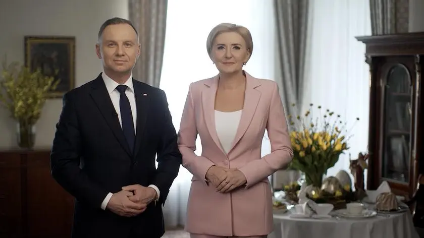 Andrzej Duda i Agata Kornhauser-Duda - życzenia wielkanocne od pary prezydenckiej - TVN24