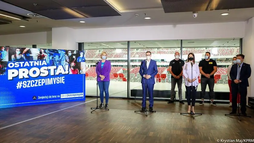 Szczepienia na koronawirusa w Polsce. Kampania "Ostatnia prosta" - aktorzy i sportowcy będą ...