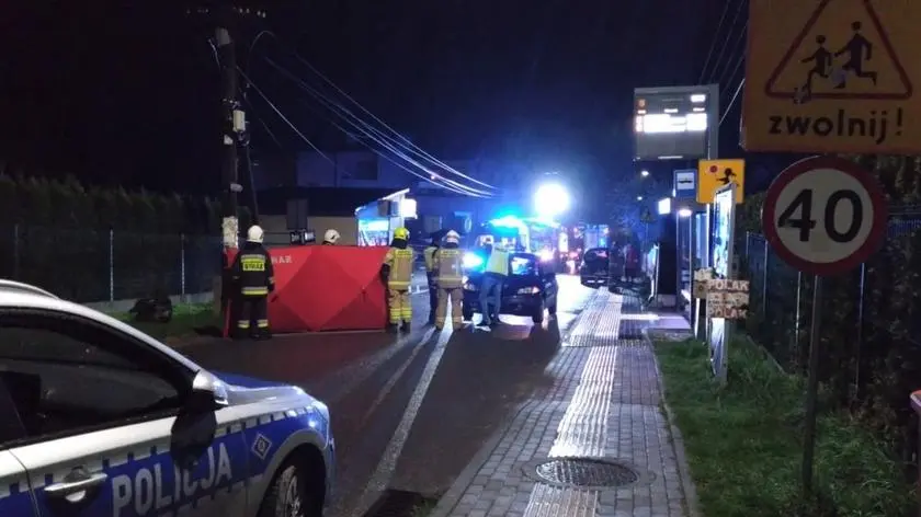 Zagórnik. Wypadek na przejściu dla pieszych, nie żyje 73-letnia kobieta - TVN24