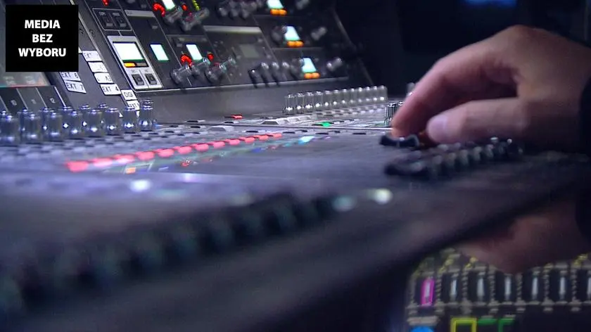 "Media bez wyboru". Protest mediów w Polsce. Publicyści, dziennikarze ...