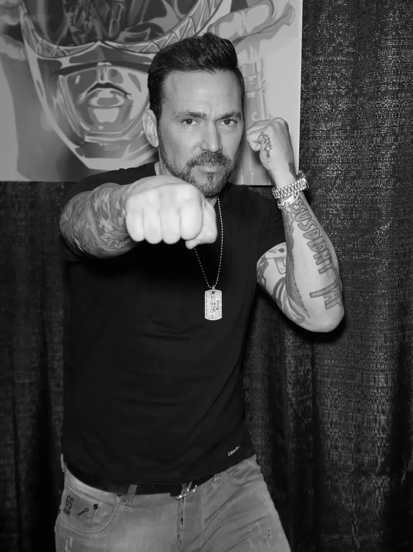 Jason David Frank nie żyje. Aktor znany z "Power Rangers" miał 49 lat ...