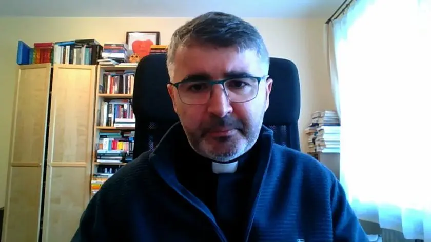 "Purpurowa sieć". Reportaż o polskim Kościele. Ksiądz Jacek Prusak ...