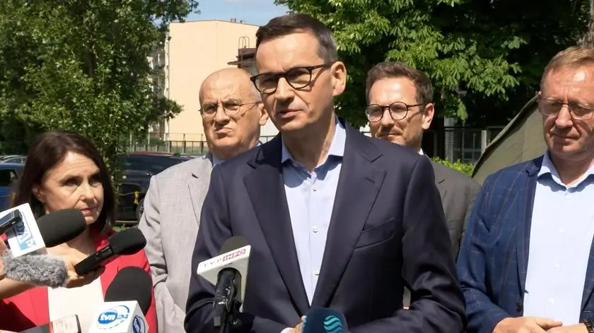 Gdzie jest Daniel Obajtek? Morawiecki "widzi go wszędzie na Podkarpaciu" - TVN24