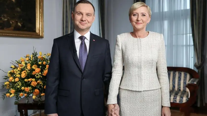 Wielkanocne życzenia od pary prezydenckiej - TVN24