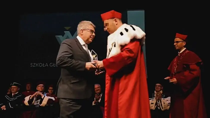 Collegium Humanum - Łukasz Karusta rozmawiał z byłymi pracownikami uczelni oraz z tymi, którzy ...