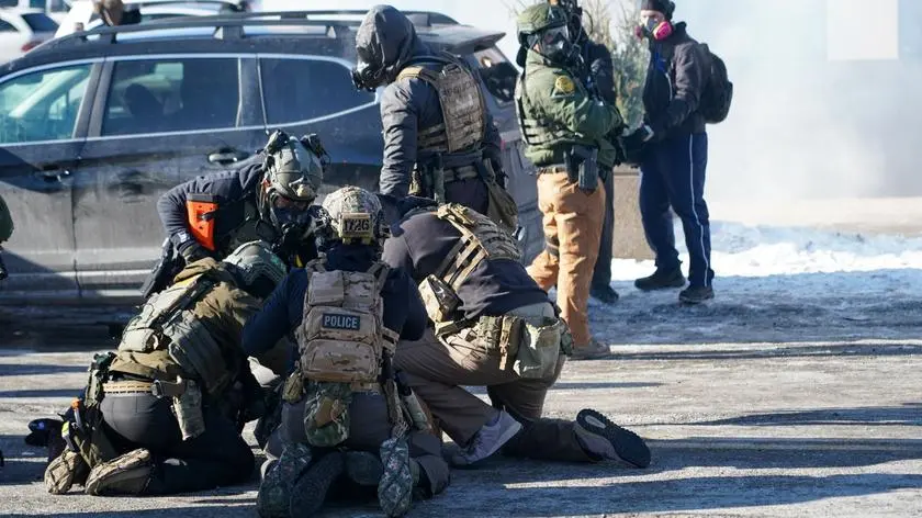 Dziennikarka Laura Jedeed o procesie rekrutacji do ICE | TVN24