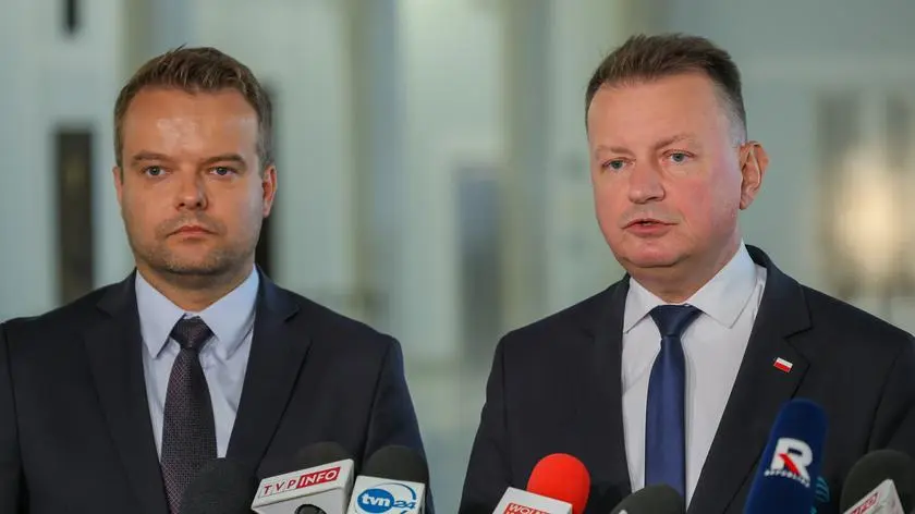 PKW bada sprawozdanie PiS, Mariusz Błaszczak o "końcu demokracji". Zapowiada dalsze kroki - TVN24