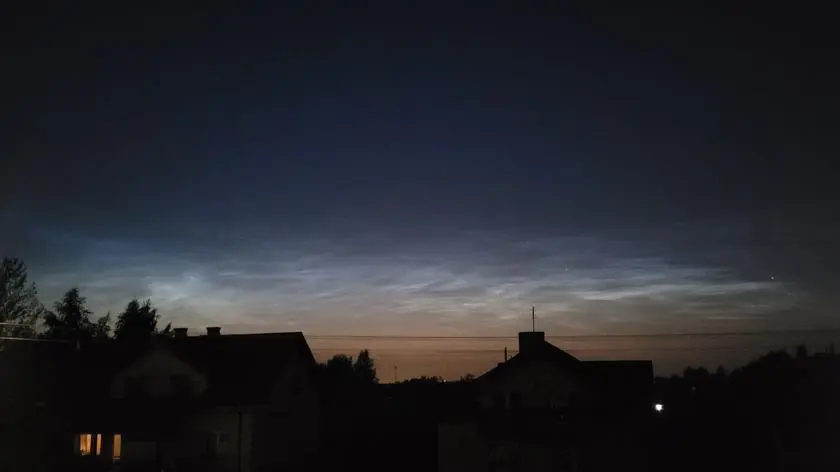 Obłoki srebrzyste w Polsce. "Przepiękny spektakl". Jak je obserwować ...