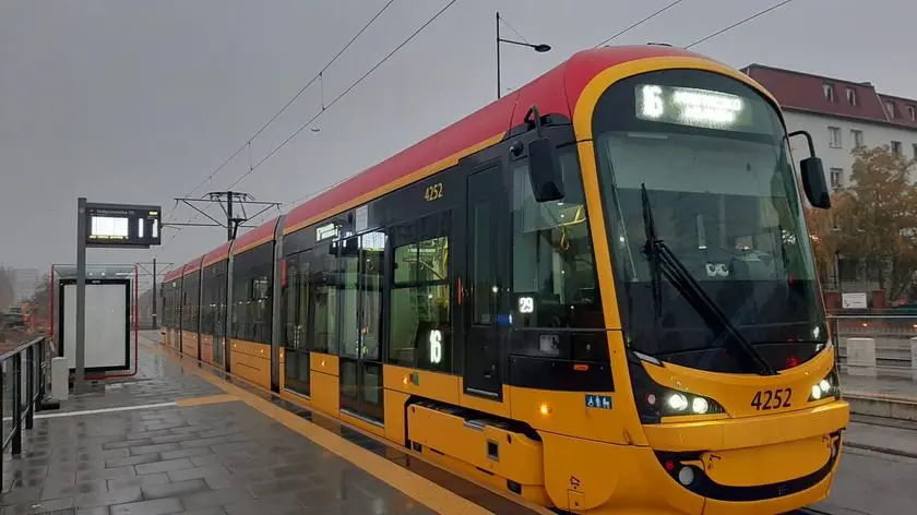 Warszawa. Tramwaj do Wilanowa już działa, linia uruchomiona | TVN Warszawa