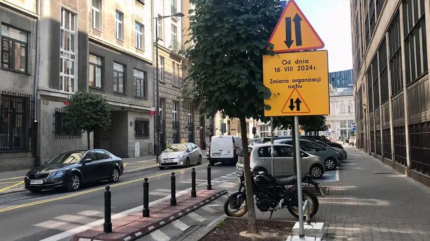Warszawa. Początek metamorfozy Złotej i Zgody. Są spore utrudnienia dla kierowców | TVN Warszawa