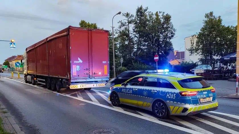 Zwoleń. Kierowca ciężarówki jechał po alkoholu i bez prawa jazdy | TVN Warszawa