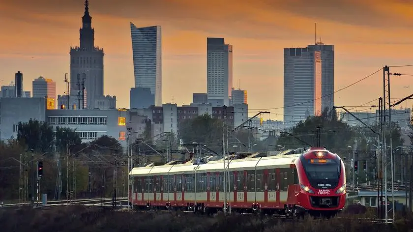 Warszawa. Utrudnienia na odcinku Wschodnia - Wawer. Opóźnienia | TVN Warszawa