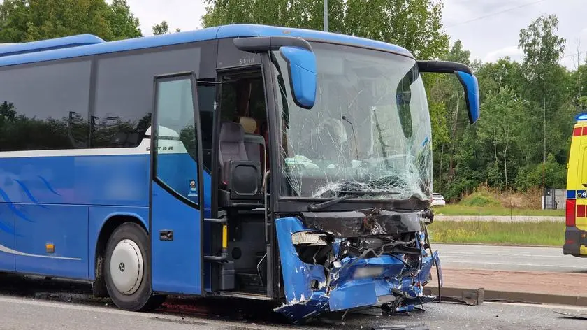 DK50. Stojadła. Zderzenie auta i autobusu. Śmiertelny wypadek | TVN Warszawa