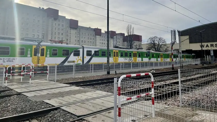 Warszawa. Nowe przejście przez tory na stacji Warszawa Wileńska | TVN Warszawa
