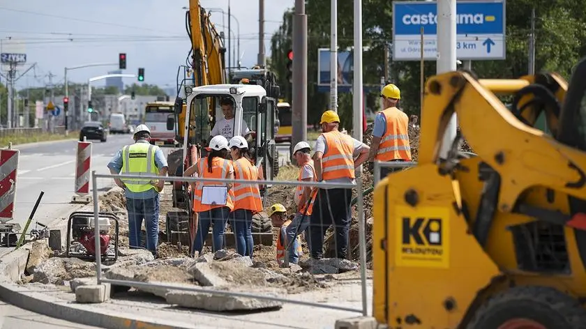 Warszawa. Budowa drugiej linii metra, utrudnienia | TVN Warszawa