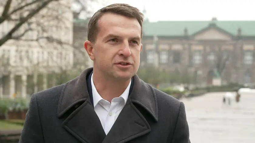 Warszawa. Przewodniczący Nowoczesnej, poseł Adam Szłapka potrącił ... Warszawa. Przewodniczący Nowoczesnej, poseł Adam Szłapka potrącił ...