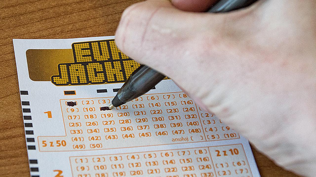 Eurojackpot 04/15/2022. Draw results, check the drawn numbers - World ... Eurojackpot 04/15/2022. Draw results, check the drawn numbers - World ...